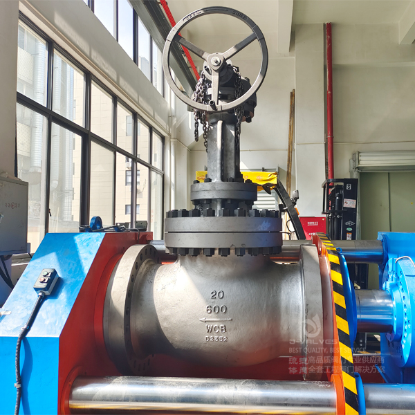 20inch 600LB cast steel flanged globe valve is under pressure test ...
